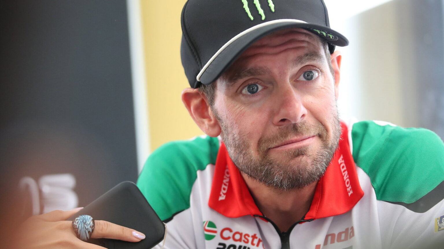 La nature même du virage : Cal Crutchlow donne son avis sur la ...